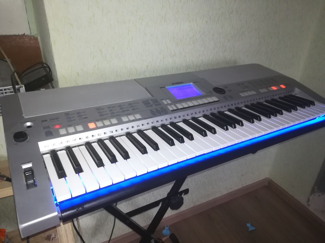 Casio... Yamaha PSR-S500