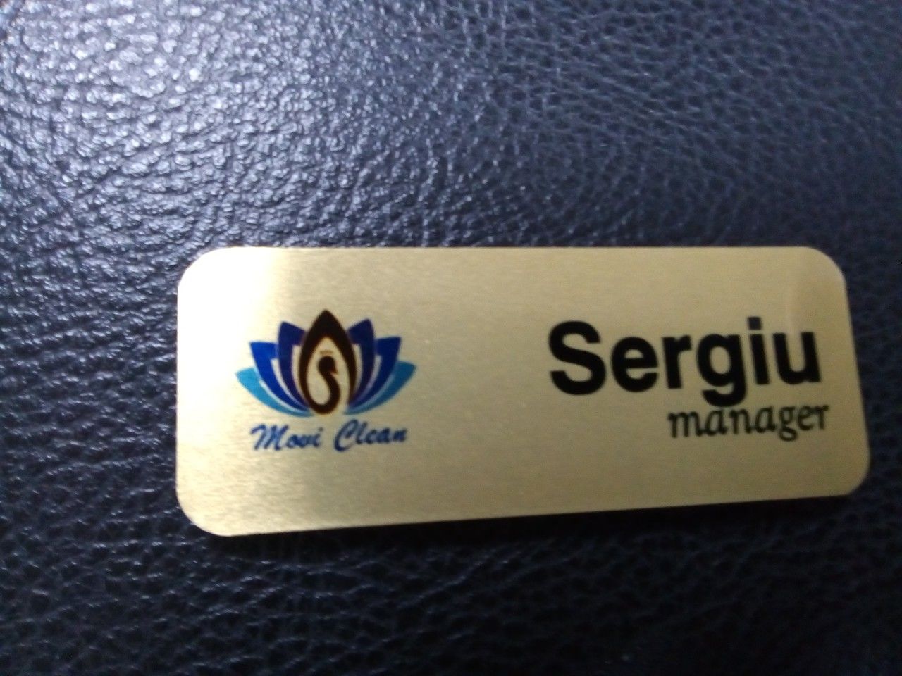 Ecusoane personalizate cu magnete