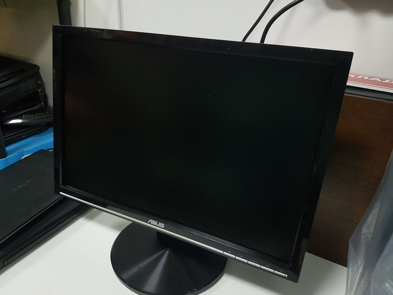Монитор ASUS 19 дюймов 74 герца