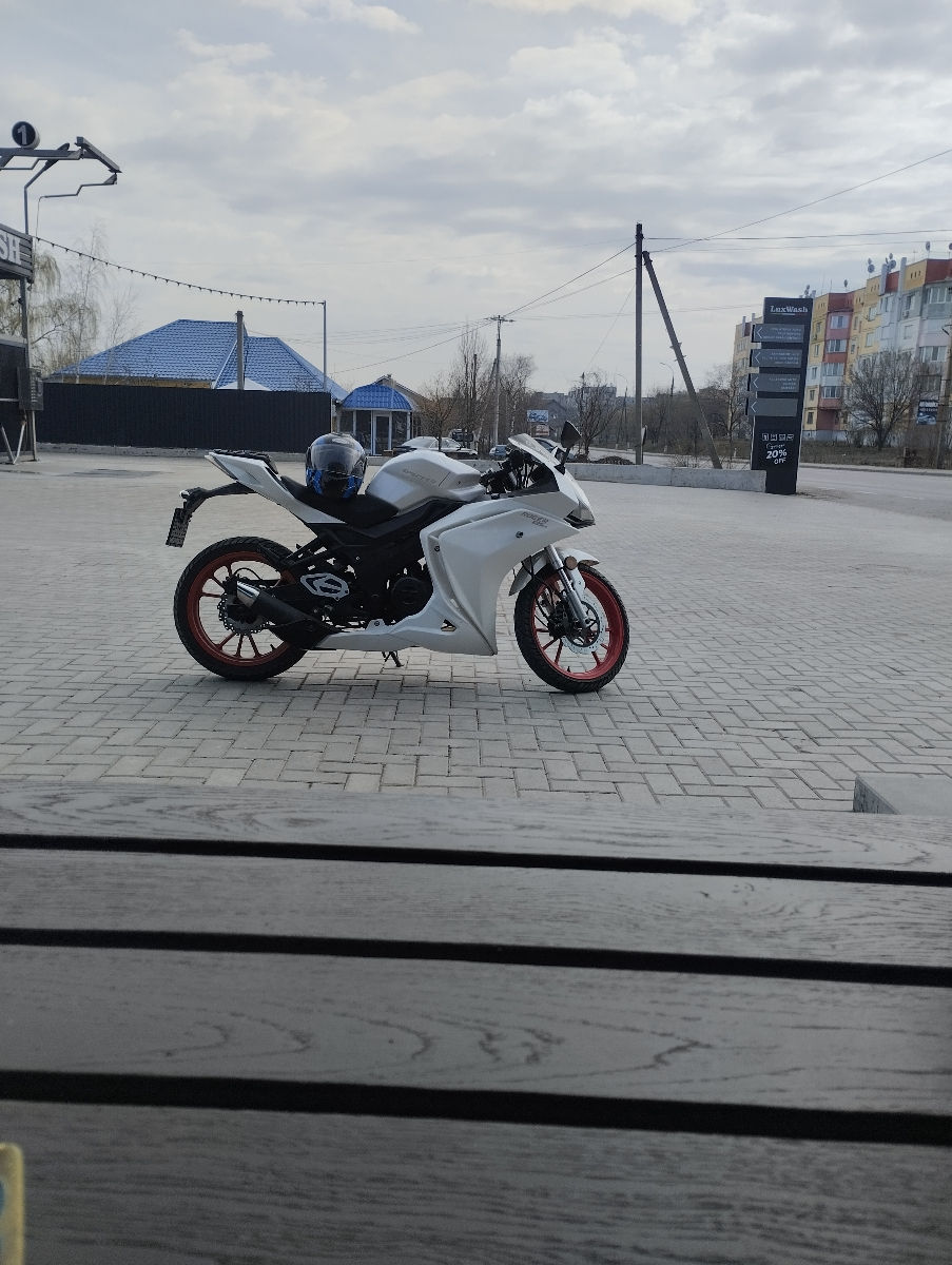 Honda Specter Roger 125