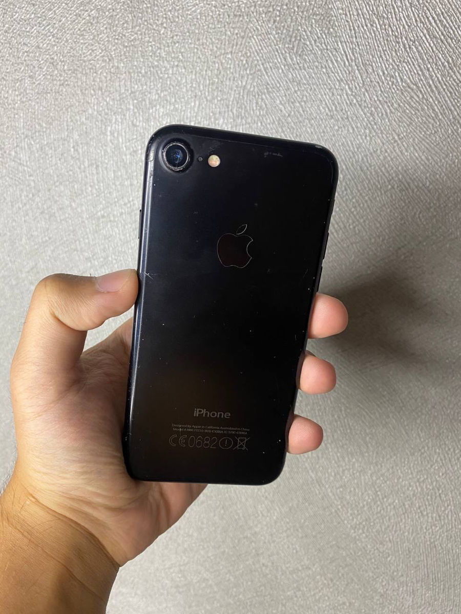 iPhone 7 black 32 gb