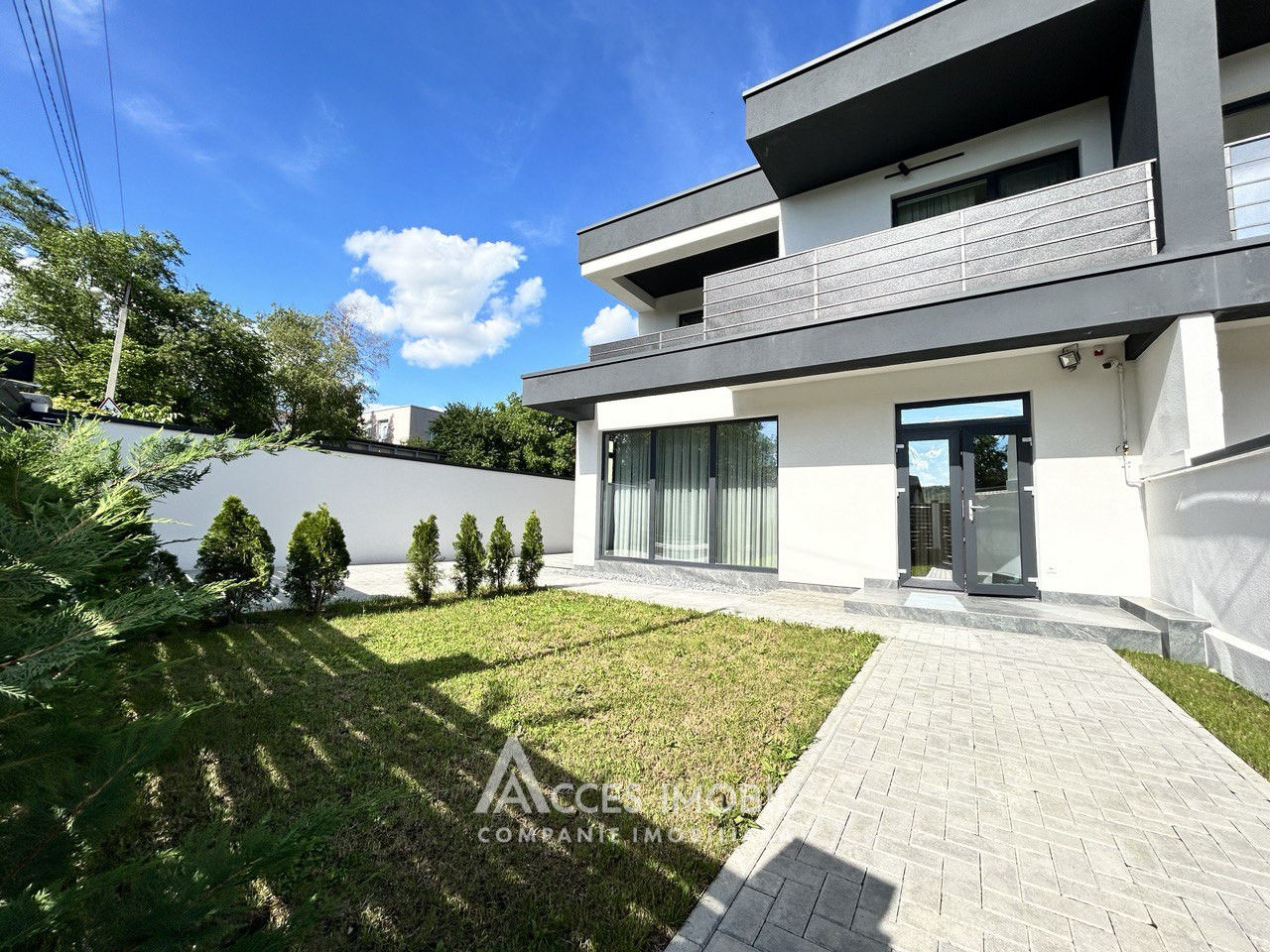 Duplex în 2 niveluri! Grătiești, str. Prieteniei, 150m2 + 3 ari ...