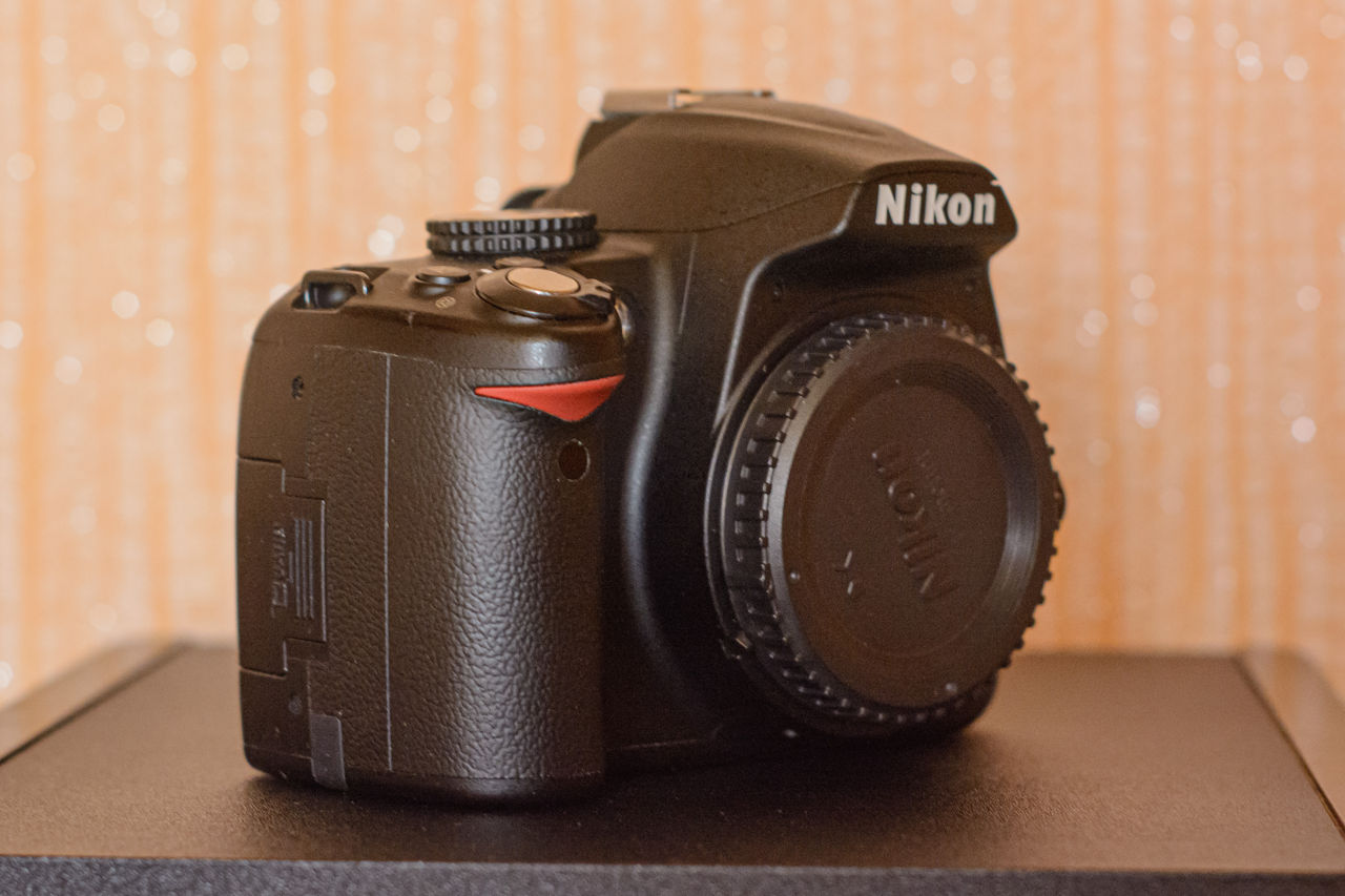 Nikon D3000 Body