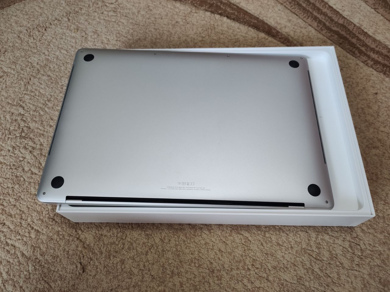 Apple 15.4" Macbook Pro - i9 16GB...Silver 2019