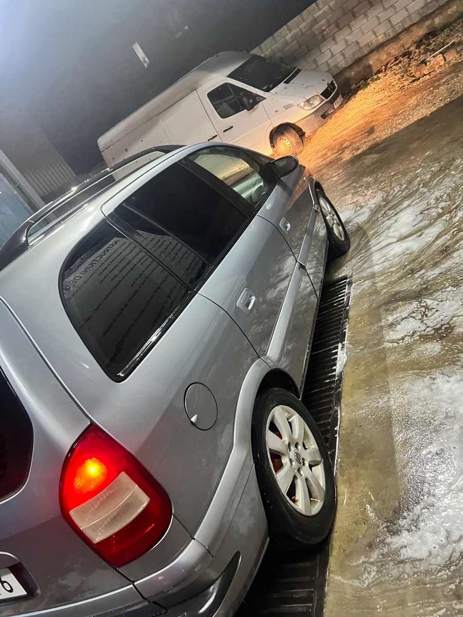 Opel Zafira an. 2005 cu rulaj 3080000 km, Gaz / Benzină (propan), 2200