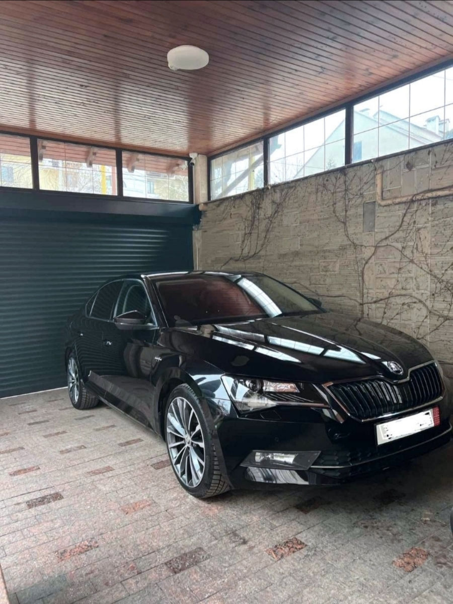 Skoda Superb an. 2016 cu rulaj 281000 km, Diesel, 19500