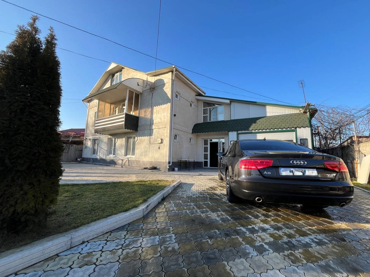 Casă spre chirie cu 4 camere, 230 m2 în Chișinău, Botanica