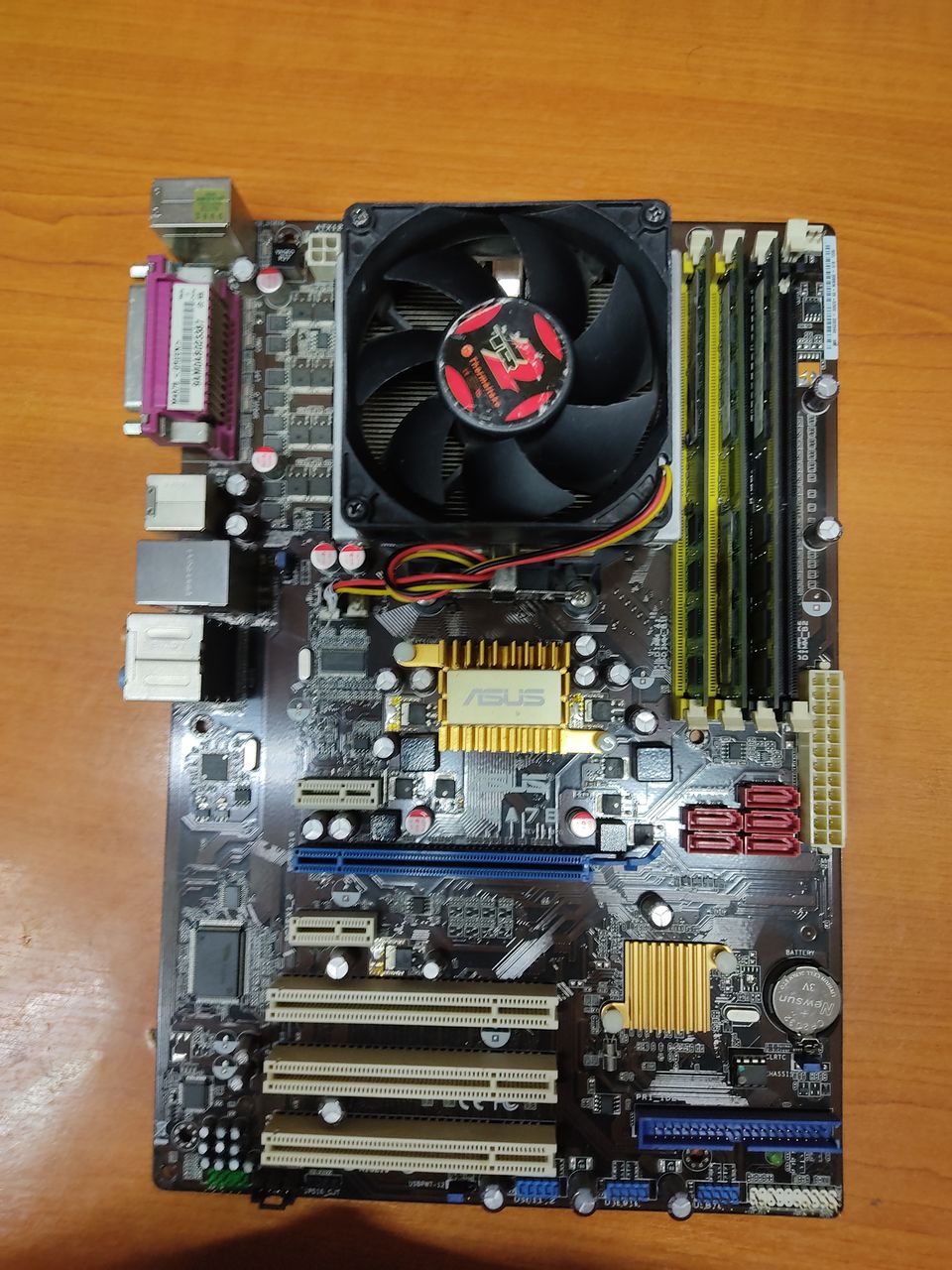 Phenom II X4 945 + Placa de baza + 4Gb