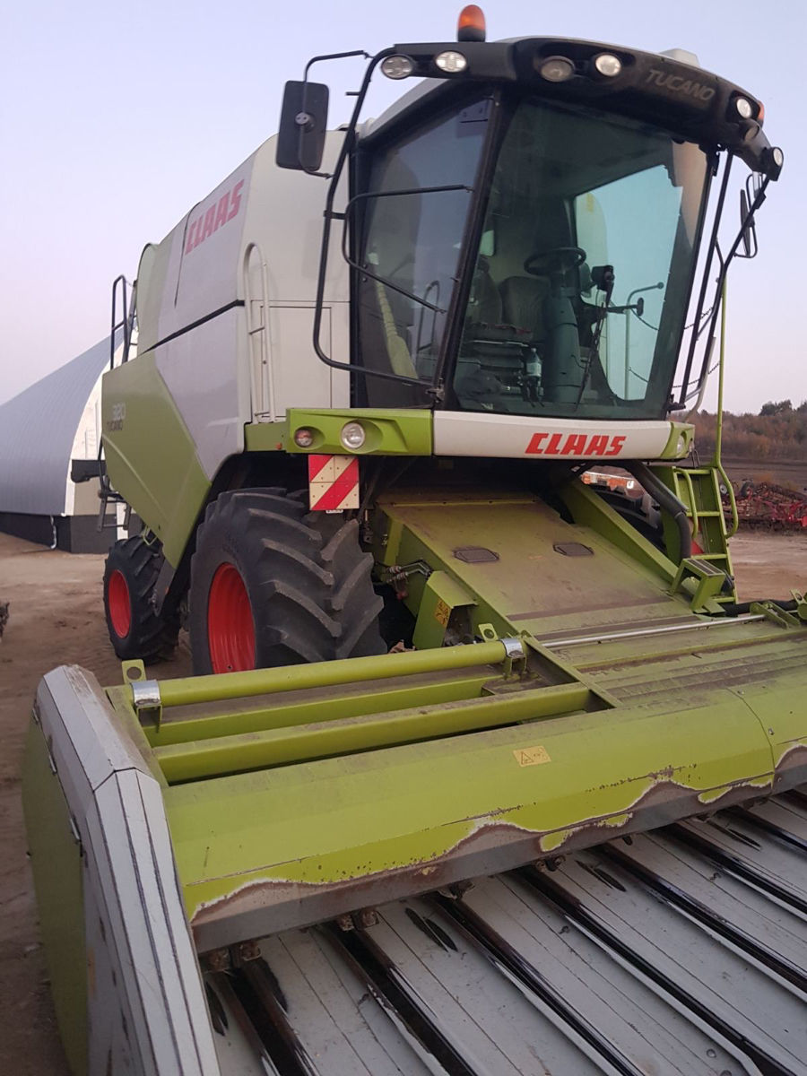 Vind combina Claas Tucano 320 anul 2016