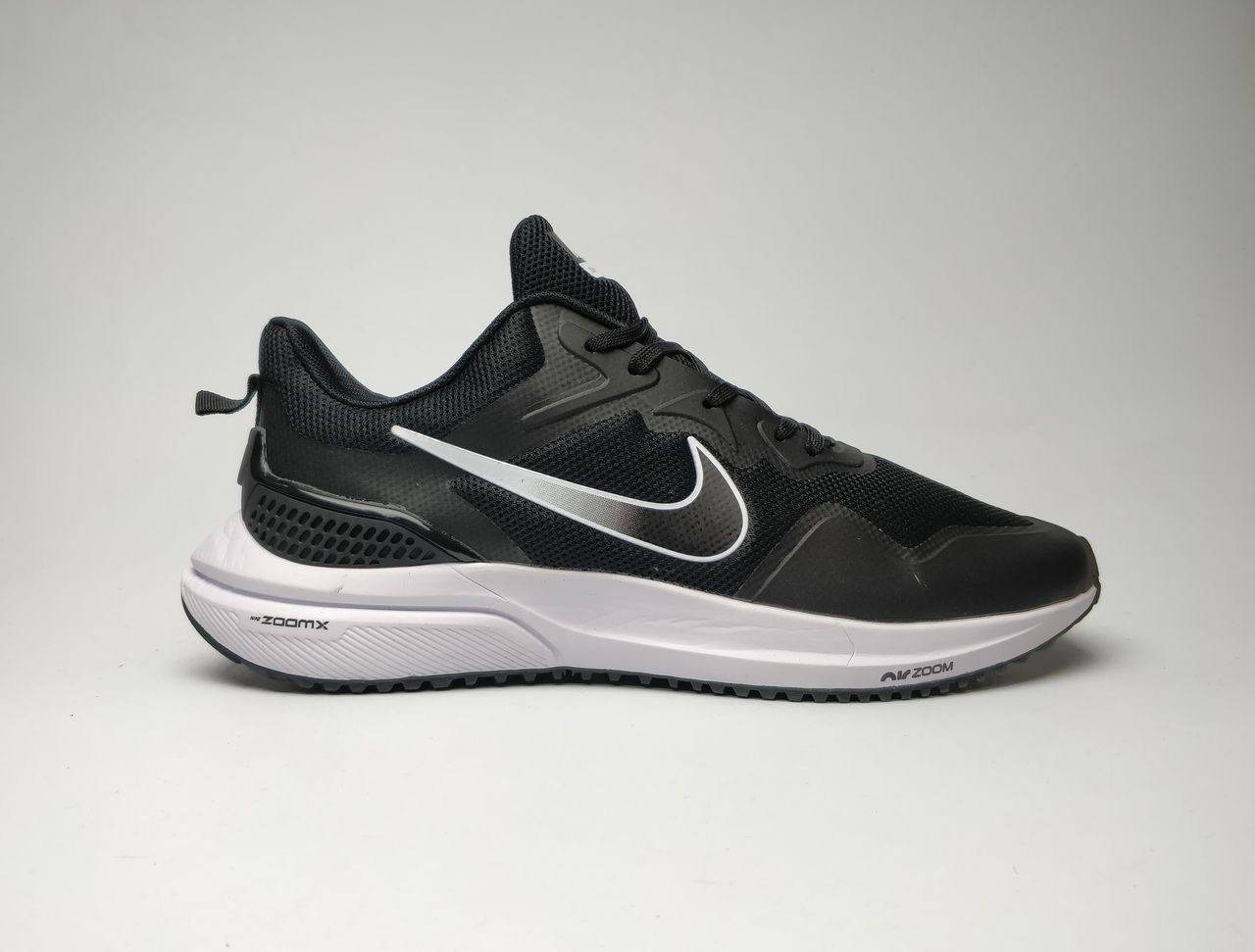 Nike Zoom Structure V16