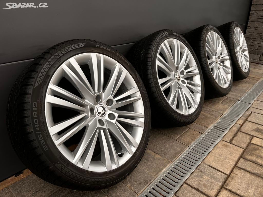 Set roti Skoda Superb L&K 235/40 R19 vara