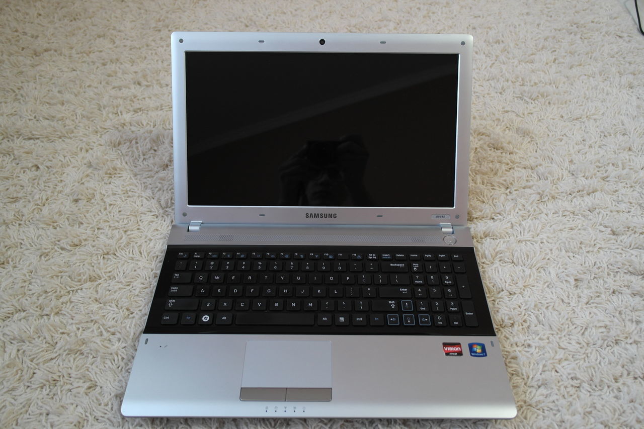 Samsung RV515