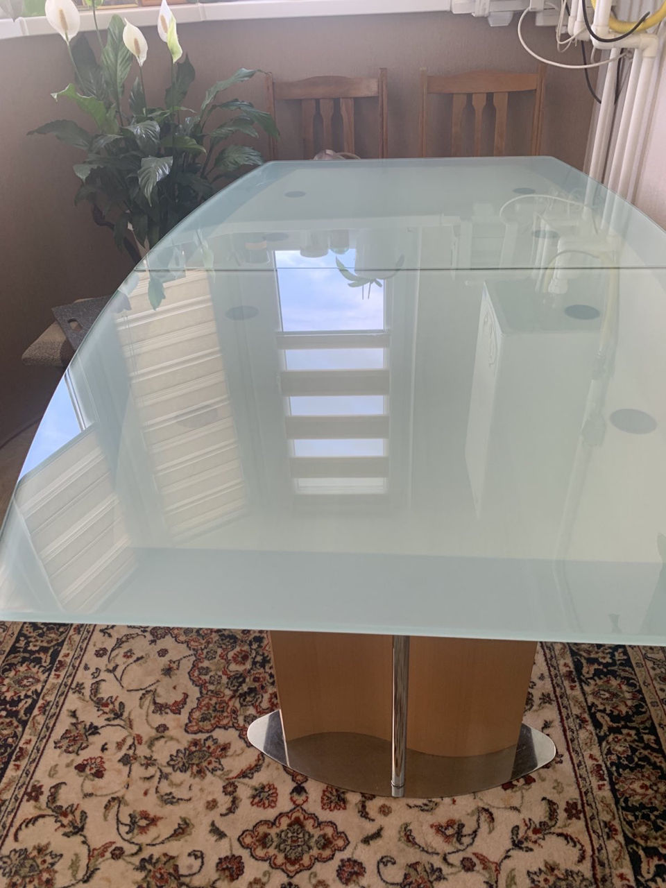 Masa de bucatarie din sticla extensibila