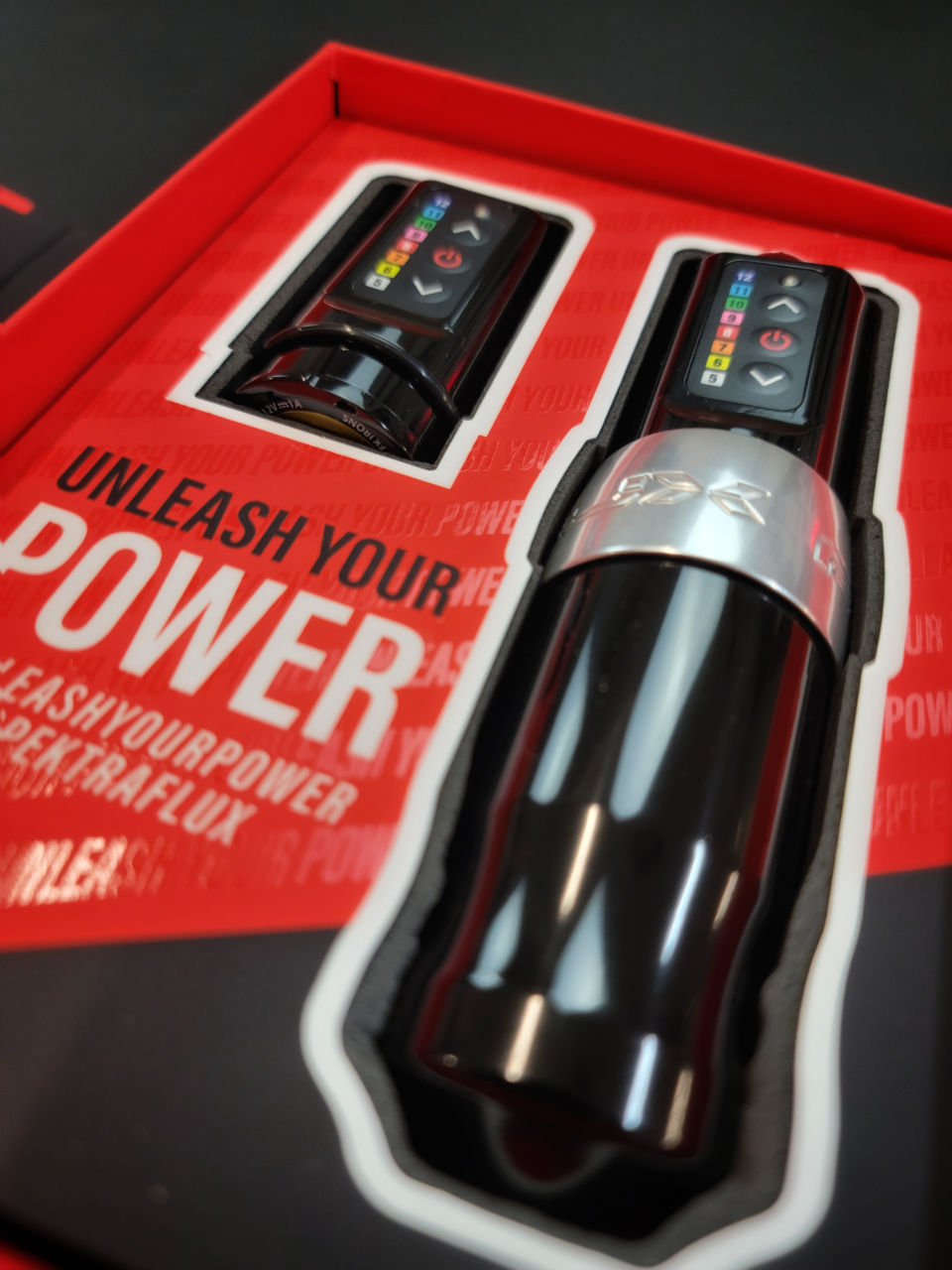 Spektra Flux Wireless Tattoo Machine with Additional Powerbolt - Chromium