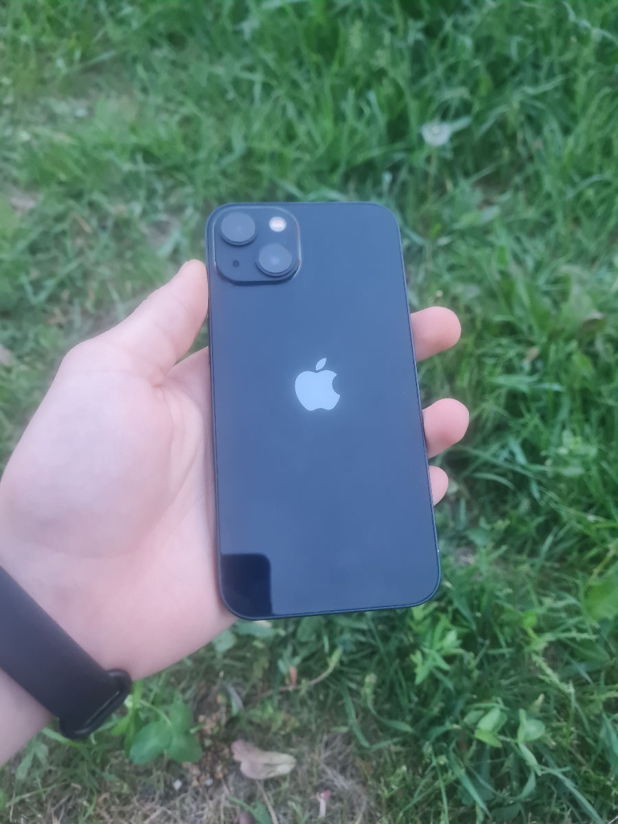 Продам iPhone 13 128g