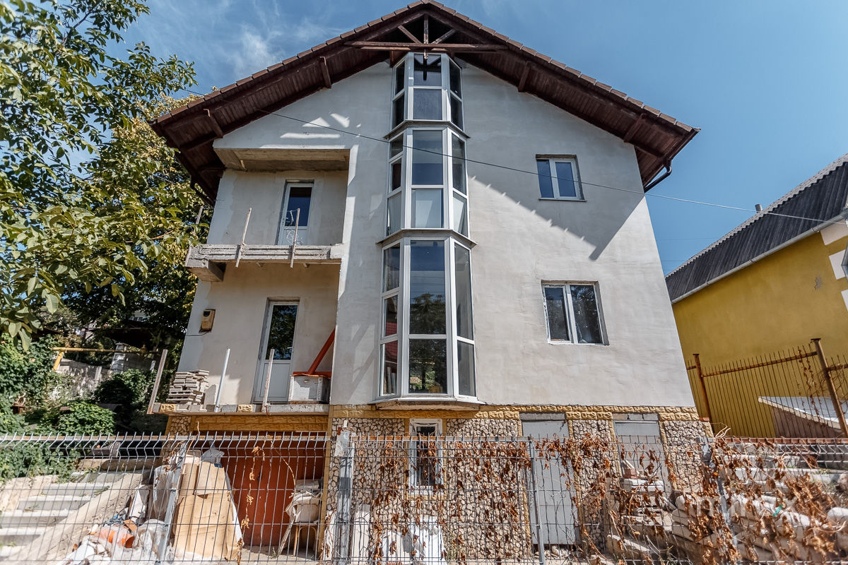 Se vinde casă în varianta albă, Codru!