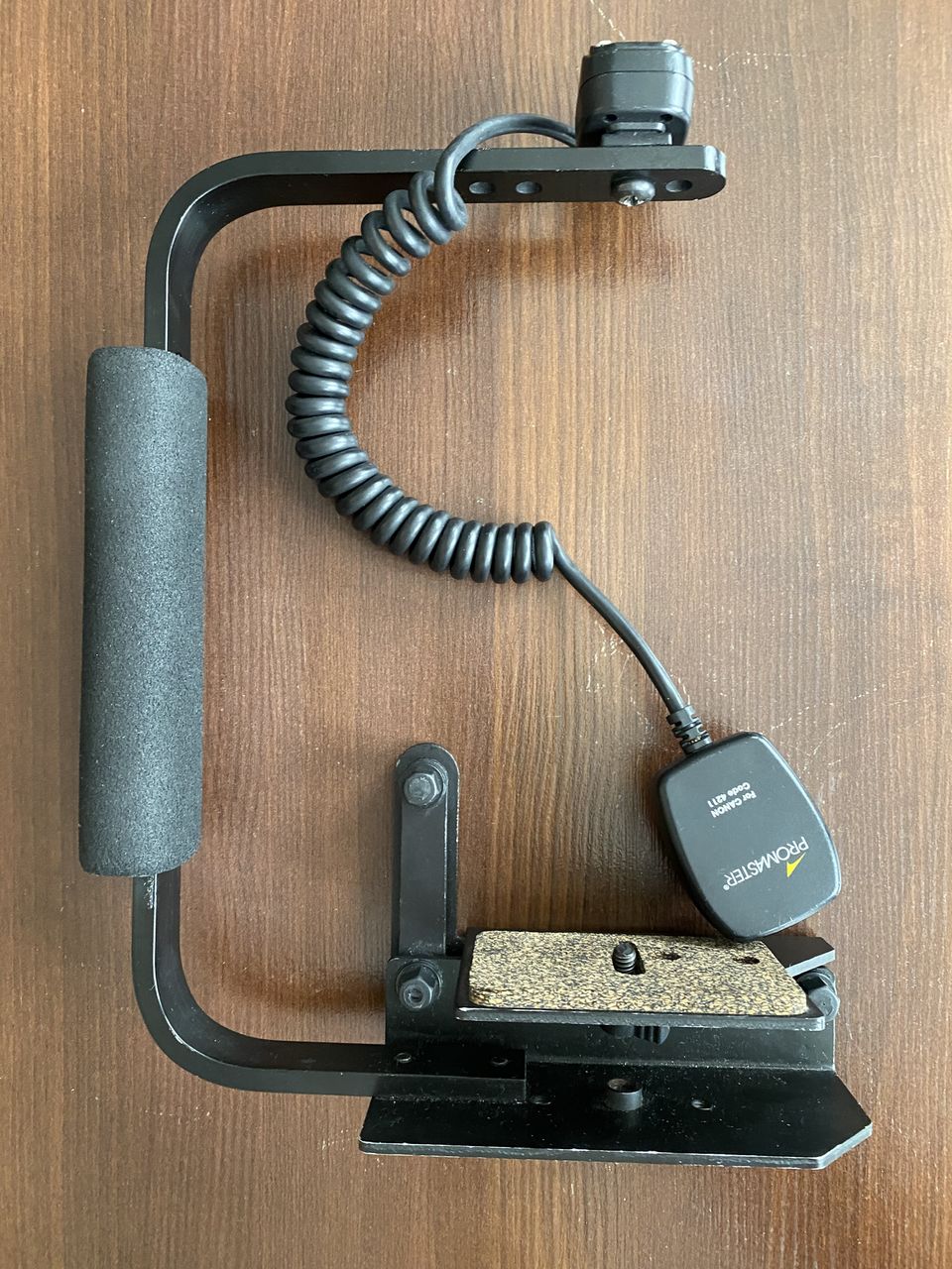 Flash Bracket Бракет для вспышки Promaster