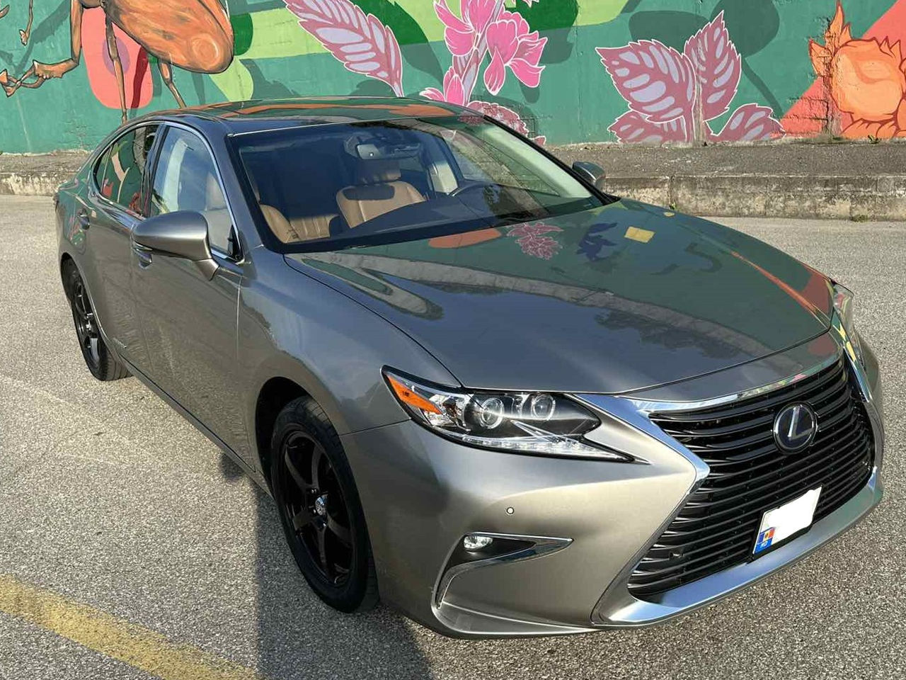 Lexus ES Series 2016 г. с пробегом 163000 км, Гибрид, 21400