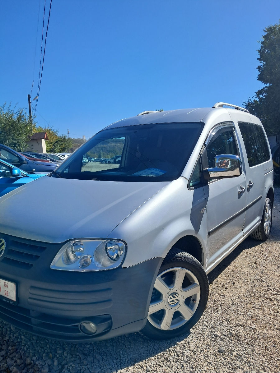 Volkswagen Caddy an. 2008 cu rulaj 215384 km, Benzină, 6200