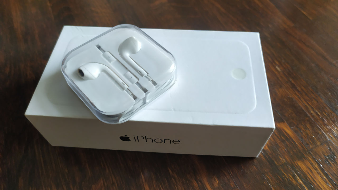 Casti iPhone 6 originale shi cuite