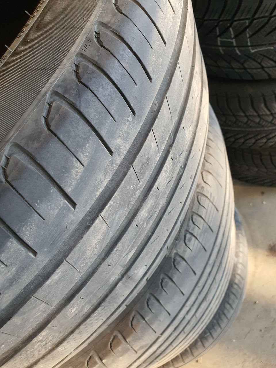 R 18 245/45 Pireli