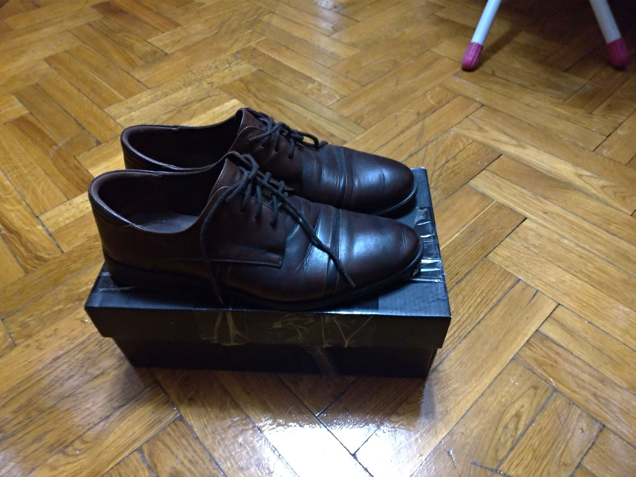 Pantofi de culoare cafenie mărimea 41 Stare buna.