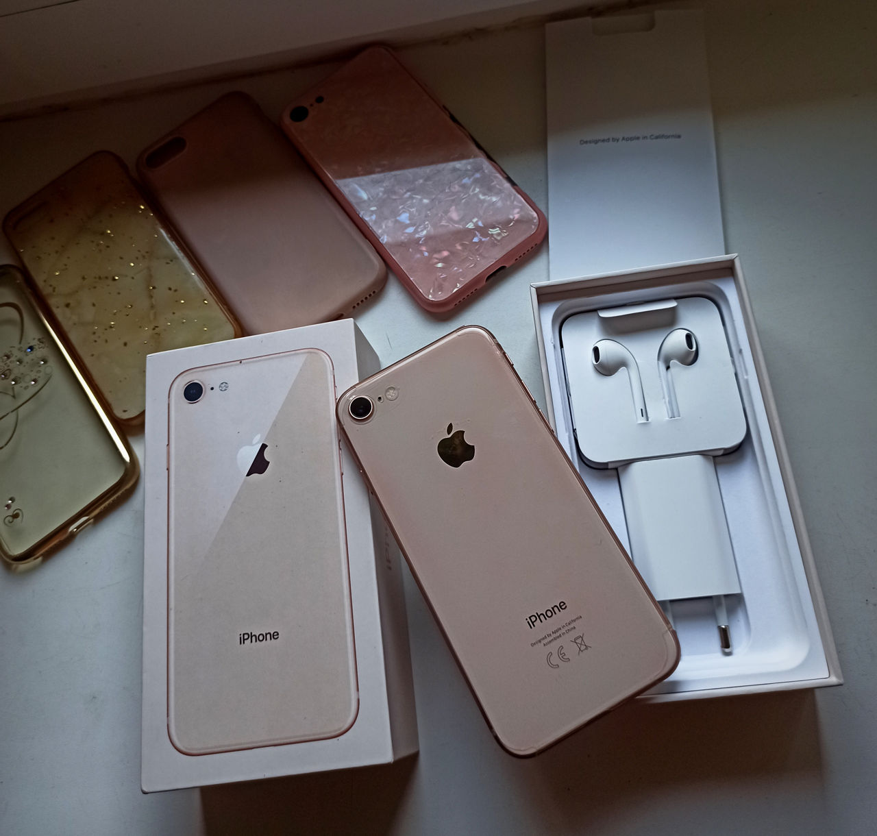 iPhone 8. 128 гб