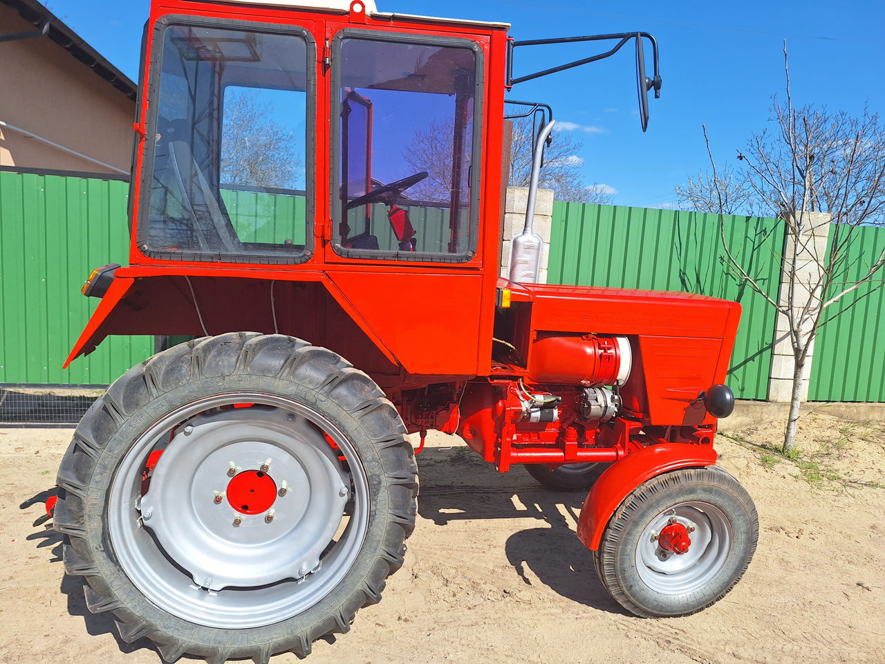 Se vinde urgent T-25 in stare foarte bună la un preti foarte bun