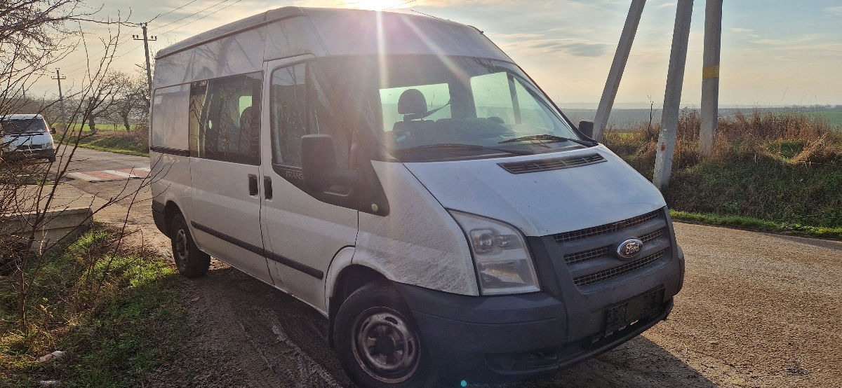 Ford Transit 6 locuri 2012 г. с пробегом, Дизель, 4450