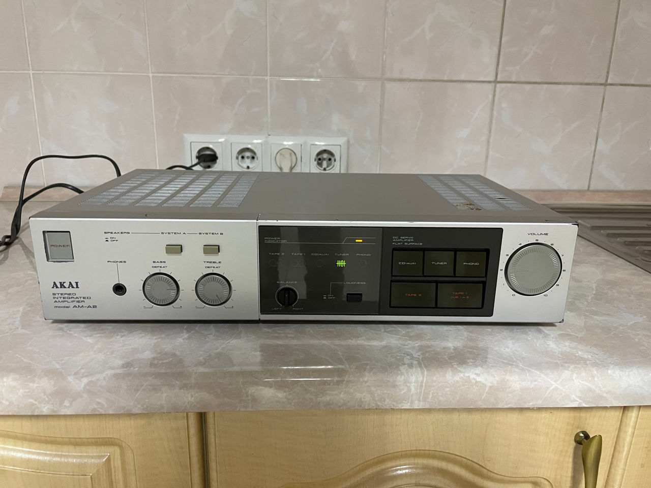 Akai AM-A2 Stereo Integrated Amplifier (1984-85)