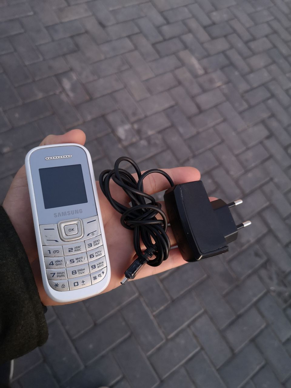 telefon cu butoane Samsung