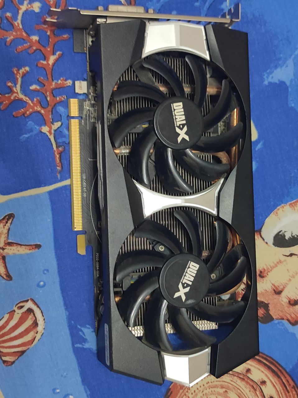 AMD Radeon r7 370 ( Rx 370 ) на 2 гб