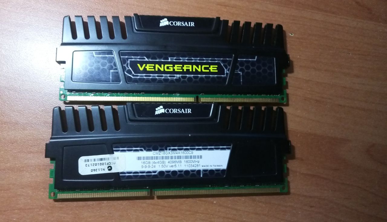 Оперативная память Elixir 8GB DDR3 PC3 (M2F8G64CB8HB5N-DI)