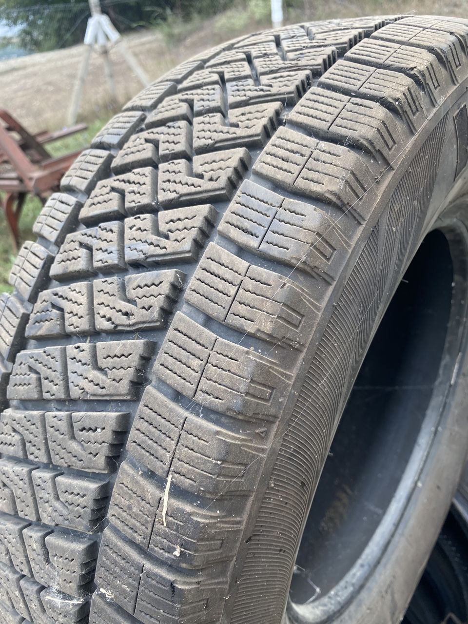 225 70 R15C
