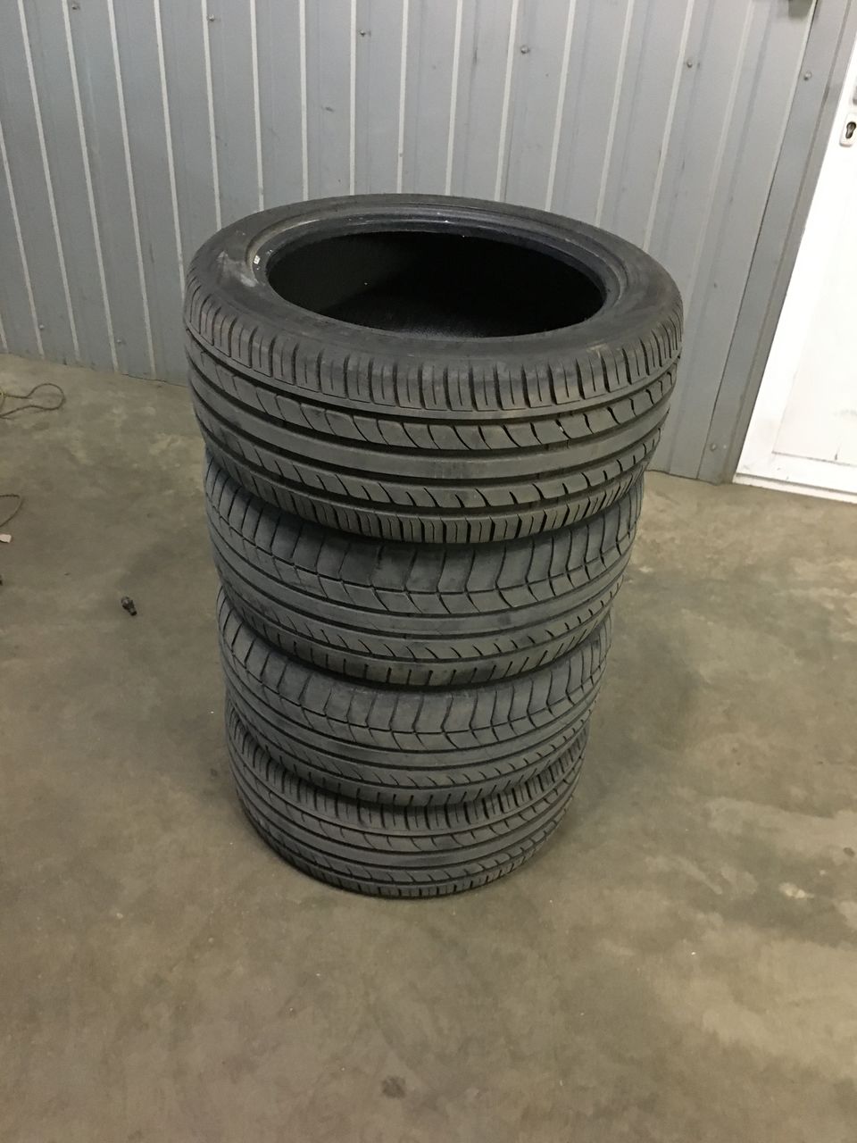 245/45/R17 срочно!