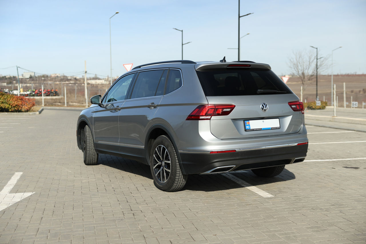 Volkswagen Tiguan an. 2021 cu rulaj 118000 km, Benzină, 19850