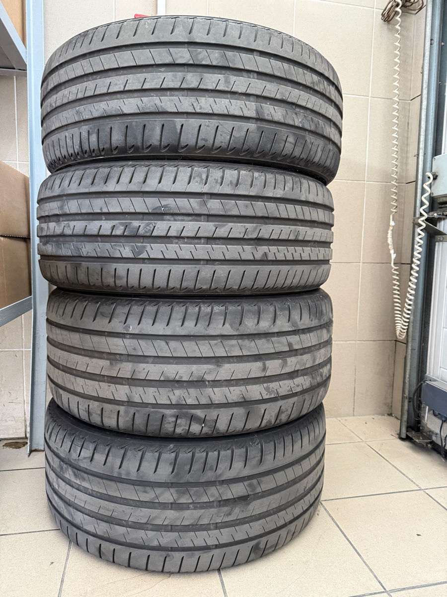 Bridgestone Alenza 275/35 R21