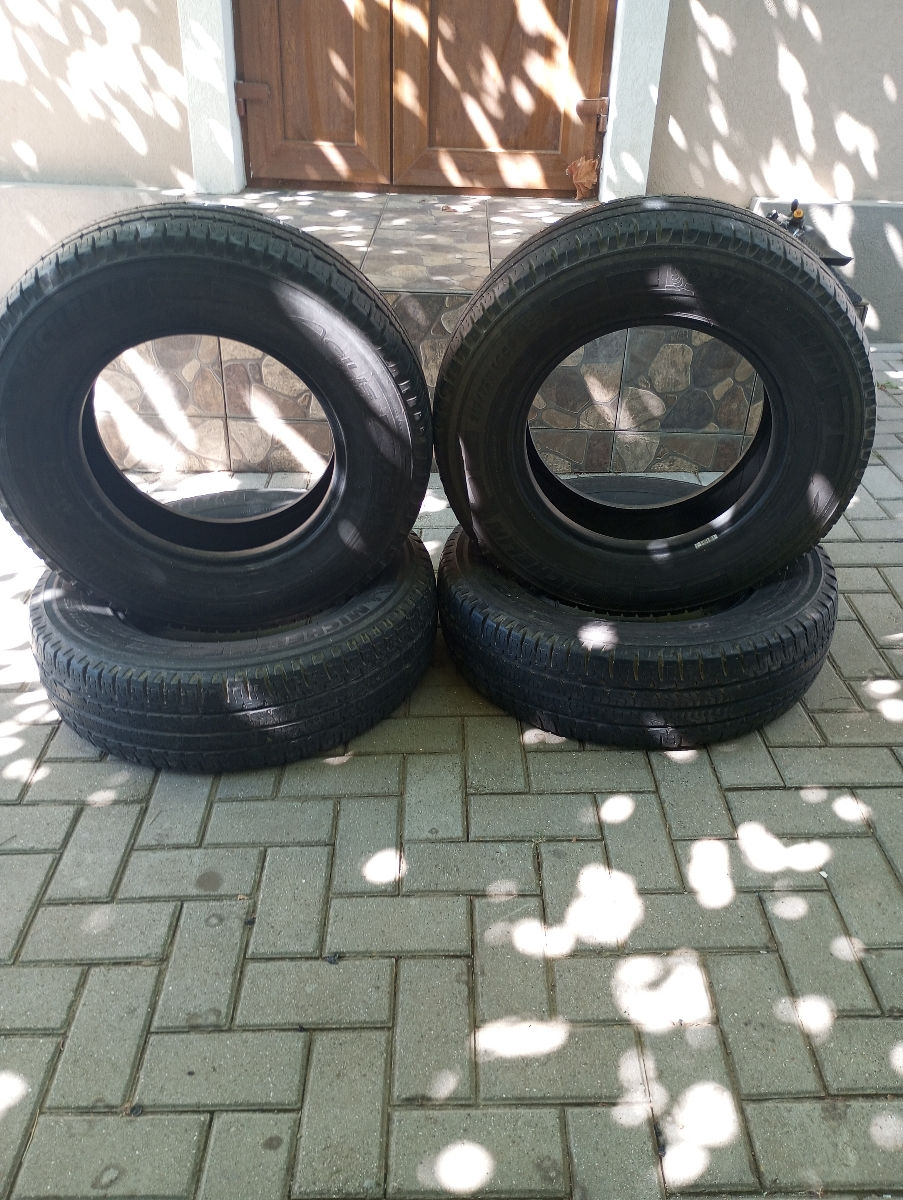 Vând anvelope Michelin
