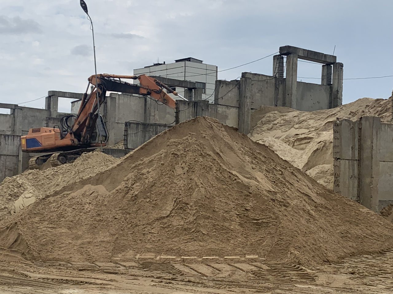 Nisip , PGS , Pietris , Ciment , Caramida