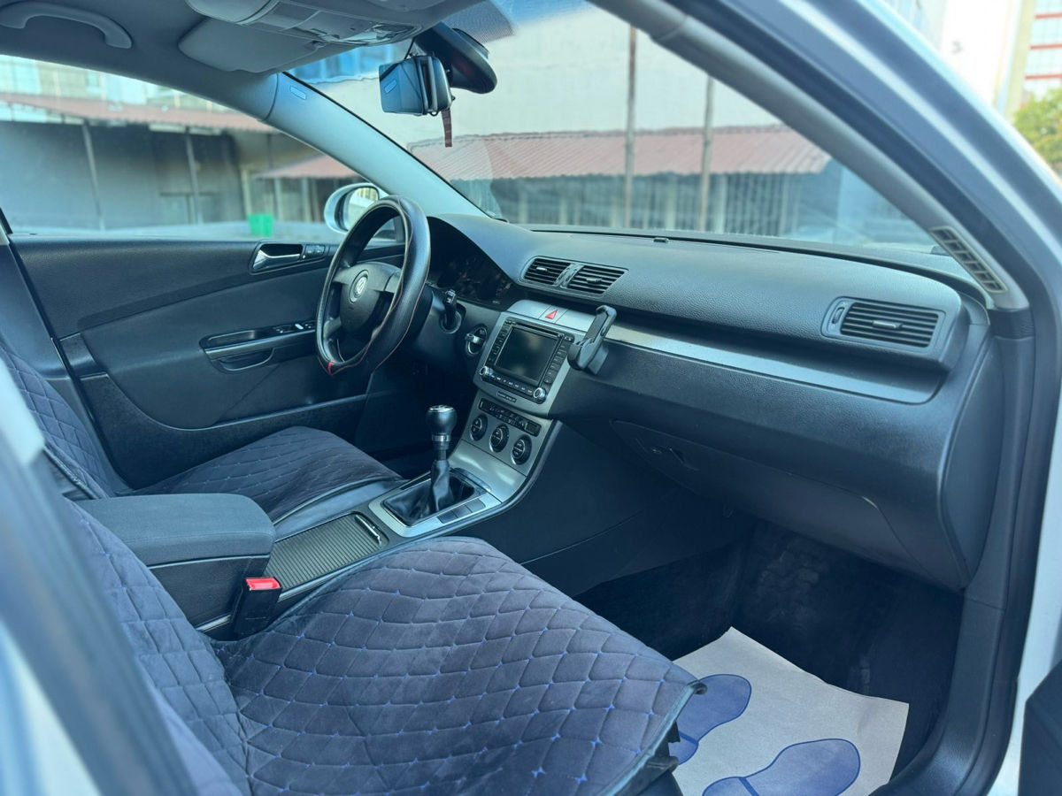 Volkswagen Passat an. 2006 cu rulaj 280000 km, Diesel, 6490