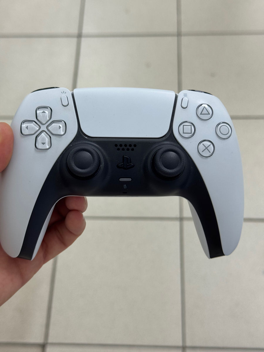 Playstation 5 slim 1tb + controller