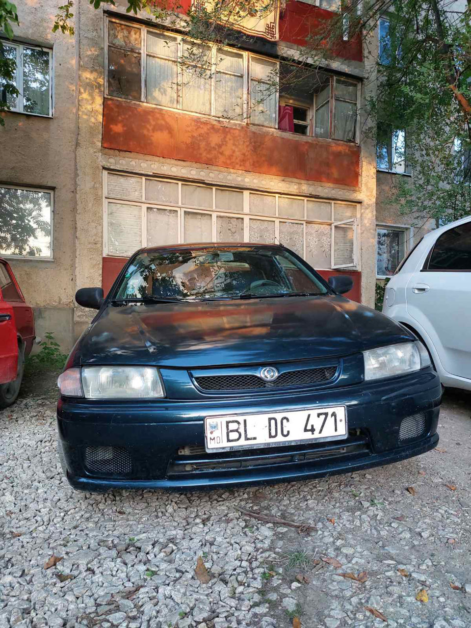 Mazda 323