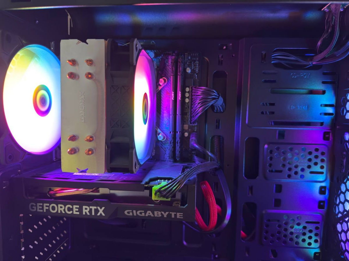 Vând PC+Monitor+Tastatură