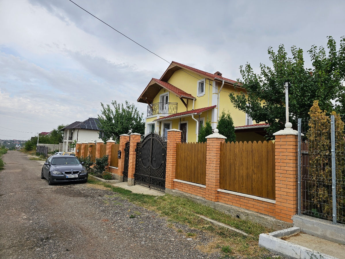 Casă în chirie 3 camere +living