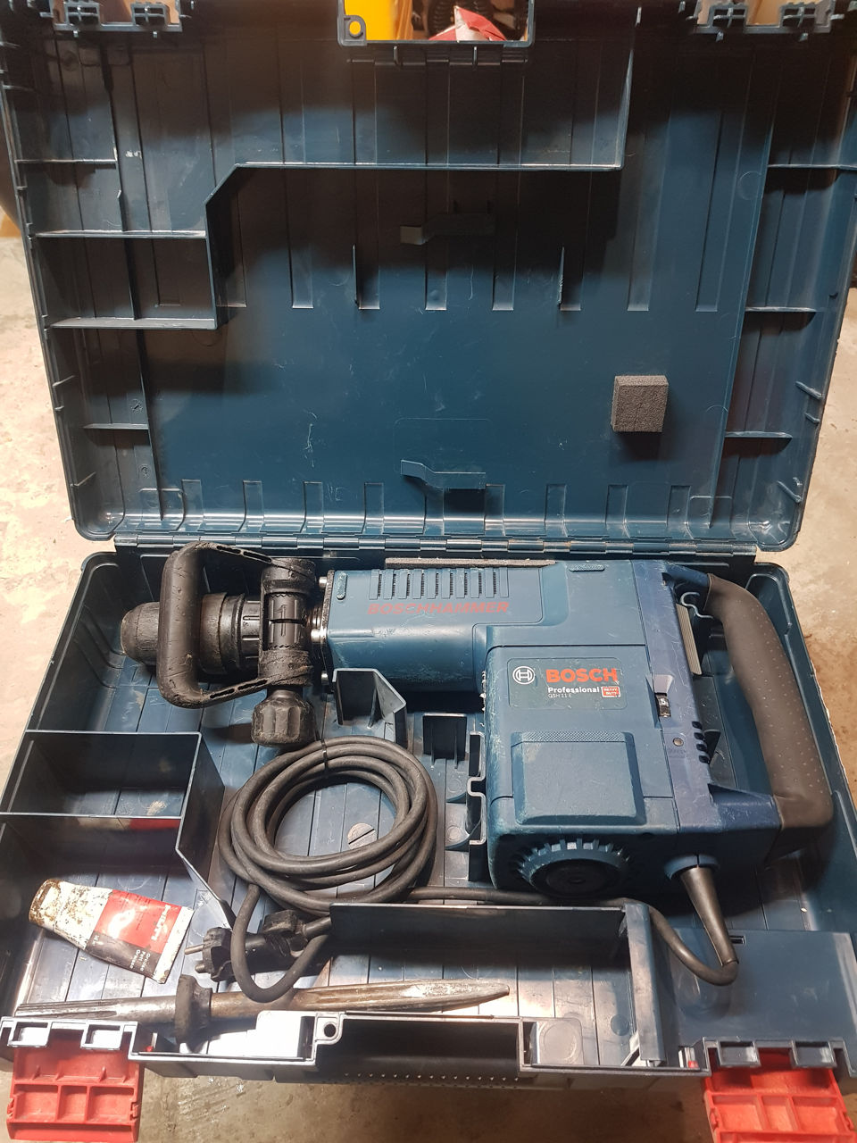 Отбойный молоток Bosch GSH11E бу