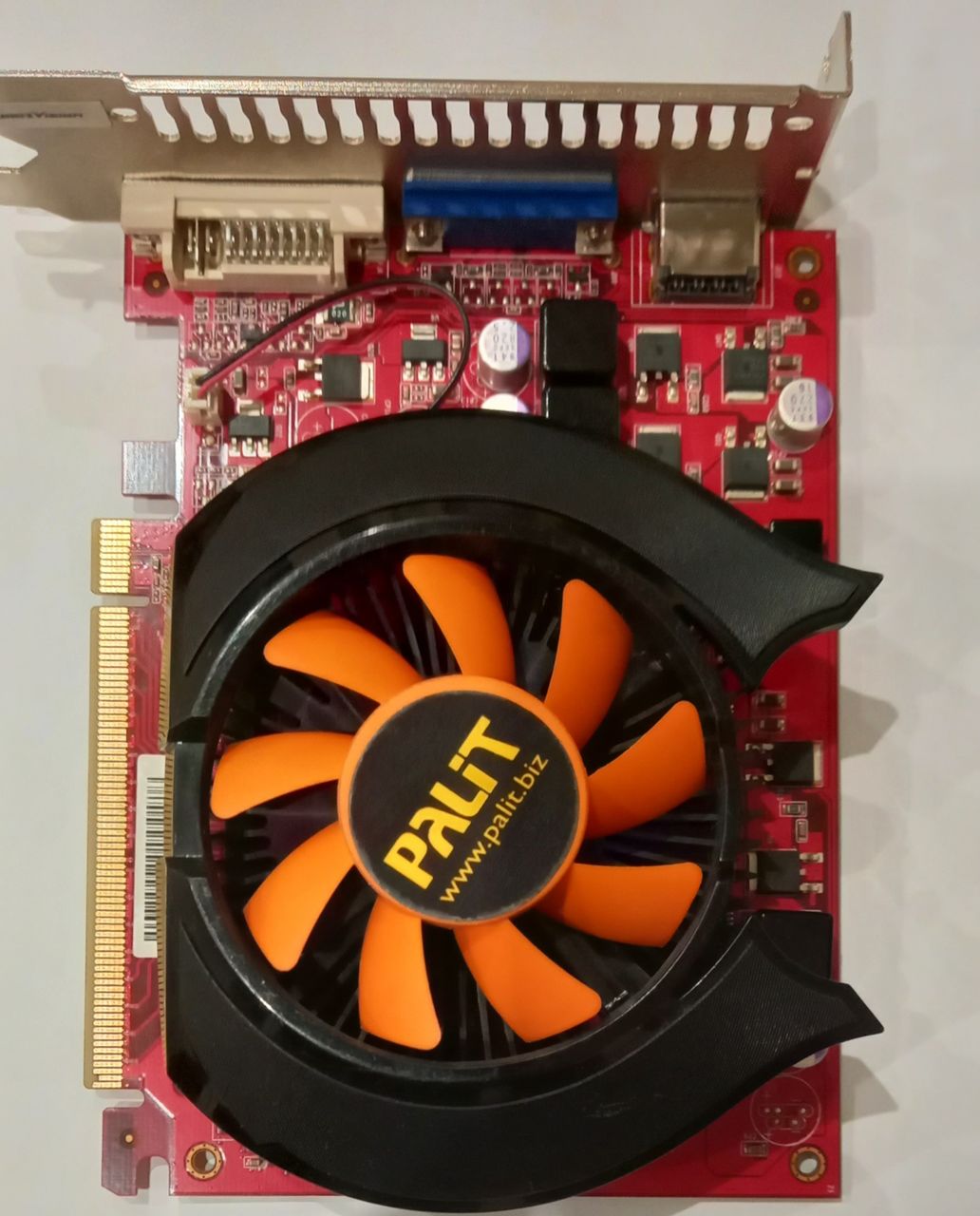 Nvidia GeForce GT 240 sDDR3 128B. 1024MB