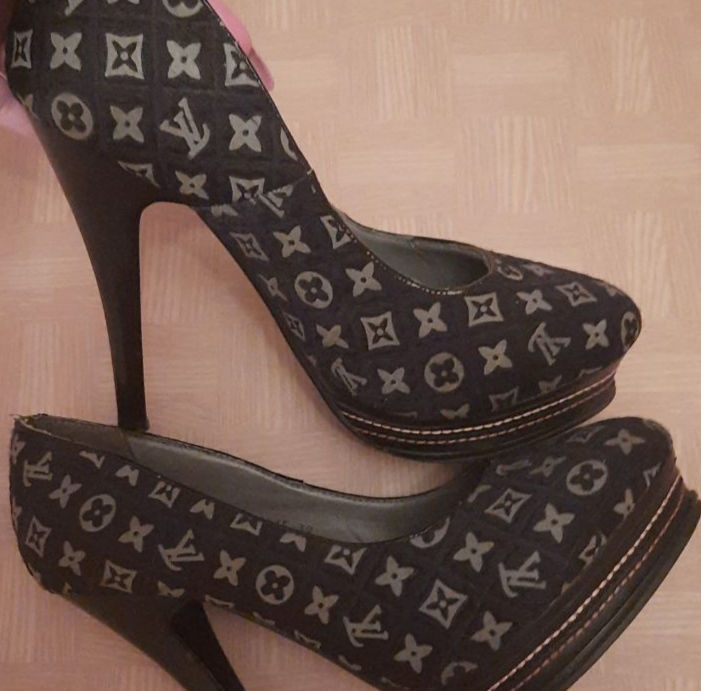 Женские туфли LV