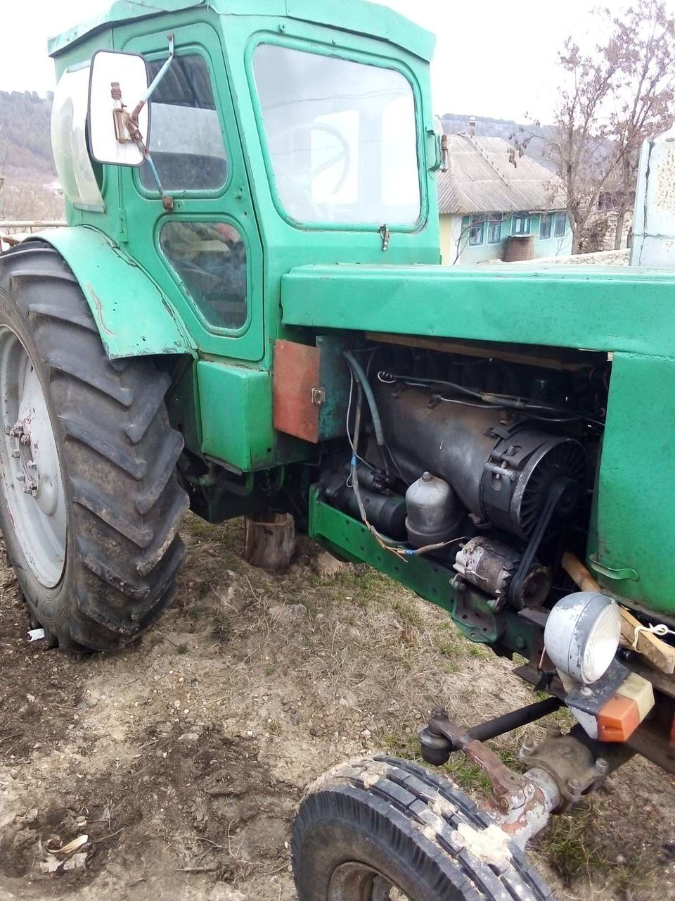 Vind tractor T40 tot cu plug. Rezina