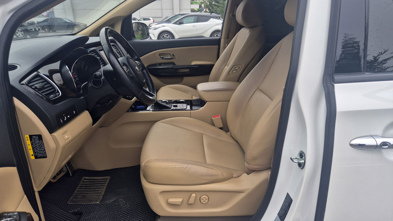 KIA Carnival an. 2020 cu rulaj 123000 km, Diesel, 21499