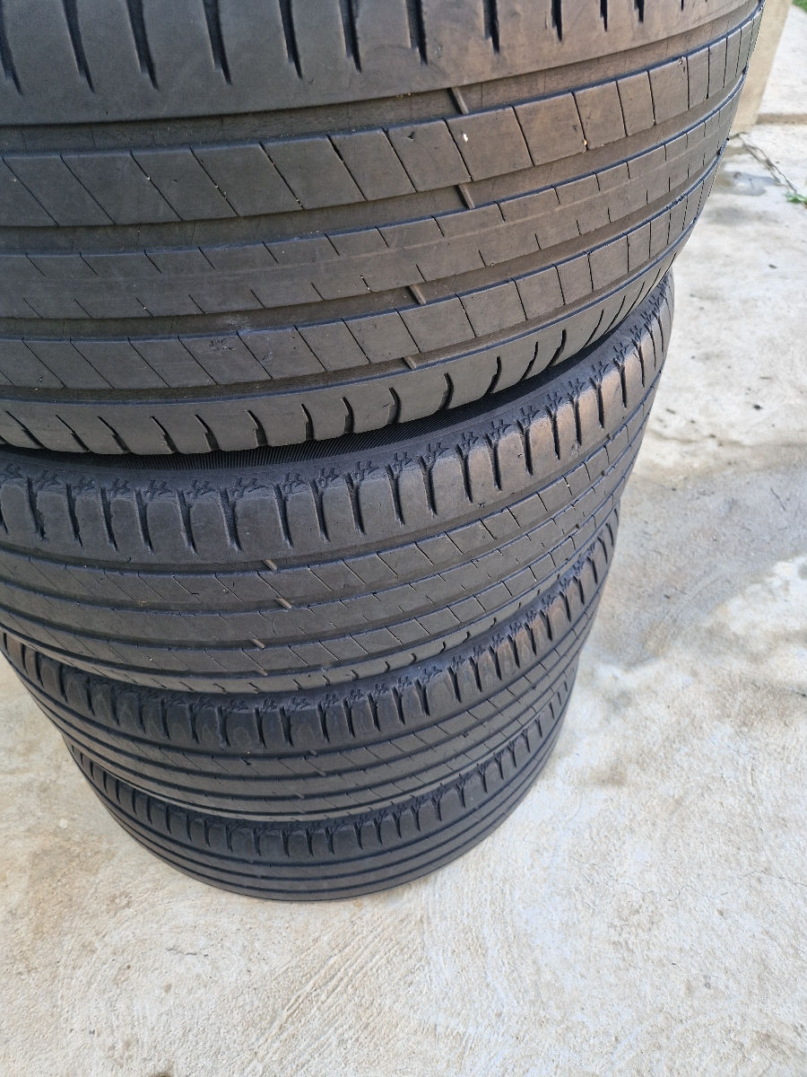 Hundai kia stare perfecta Michelin 235/60 R18